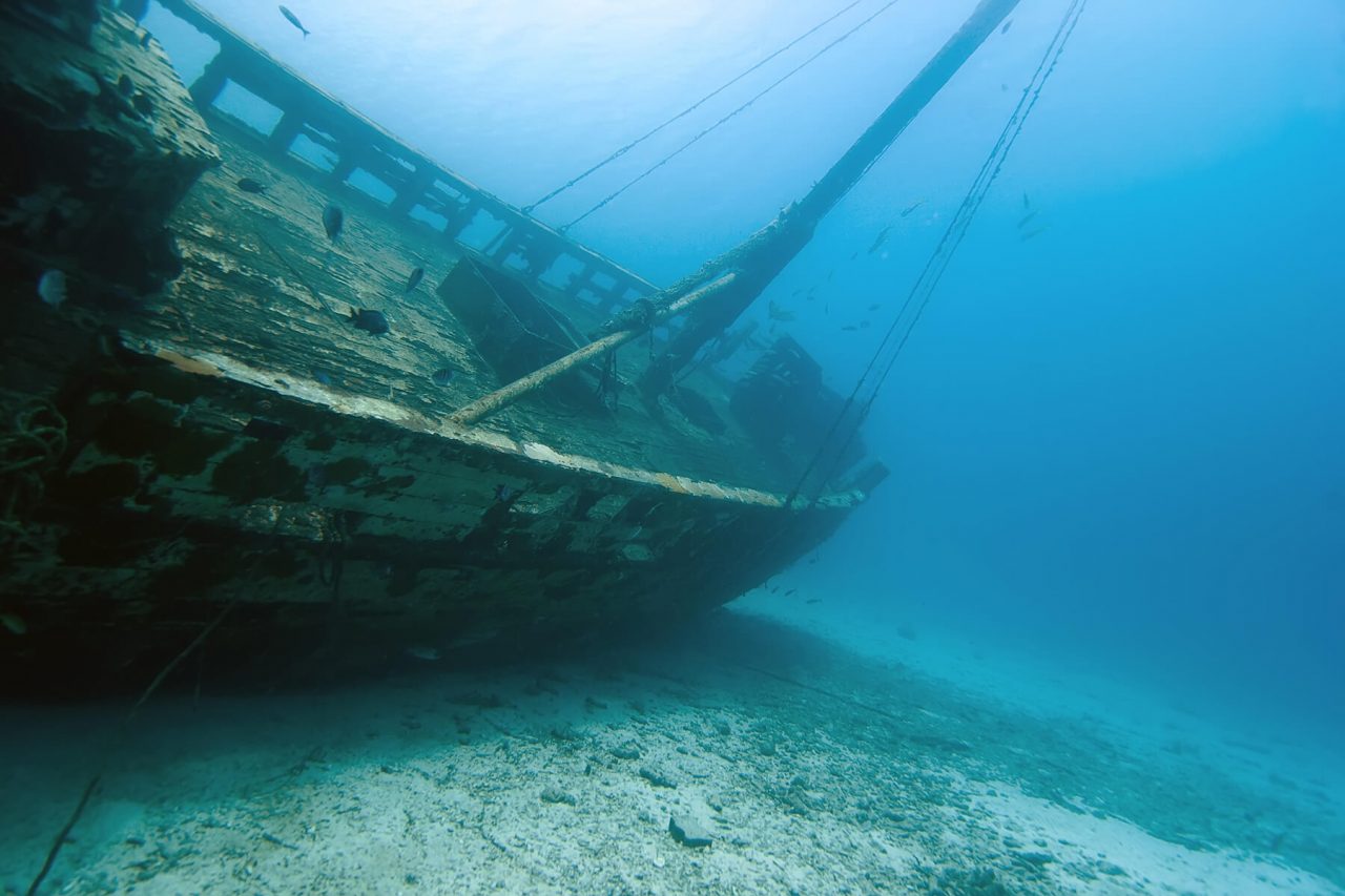 Laws regarding attempting to recover treasure from shipwrecks - iPleaders